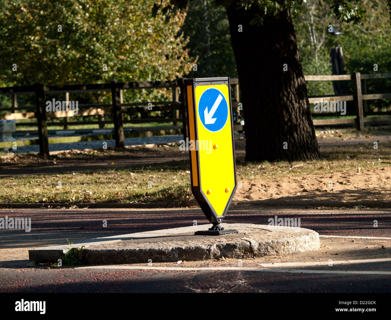 yellow traffic light sign on the street Stock Photo - Alamy