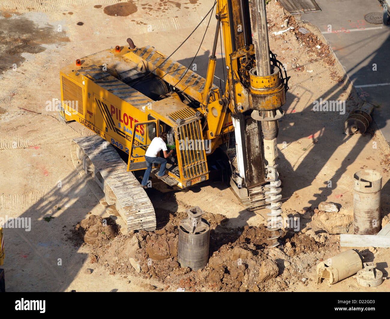 The MAIT HR 180 is a heavy-duty drilling rig, designed for large-scale ...