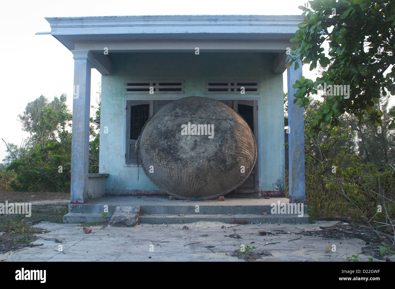 Vietnamese round boat hi-res stock photography and images - Alamy