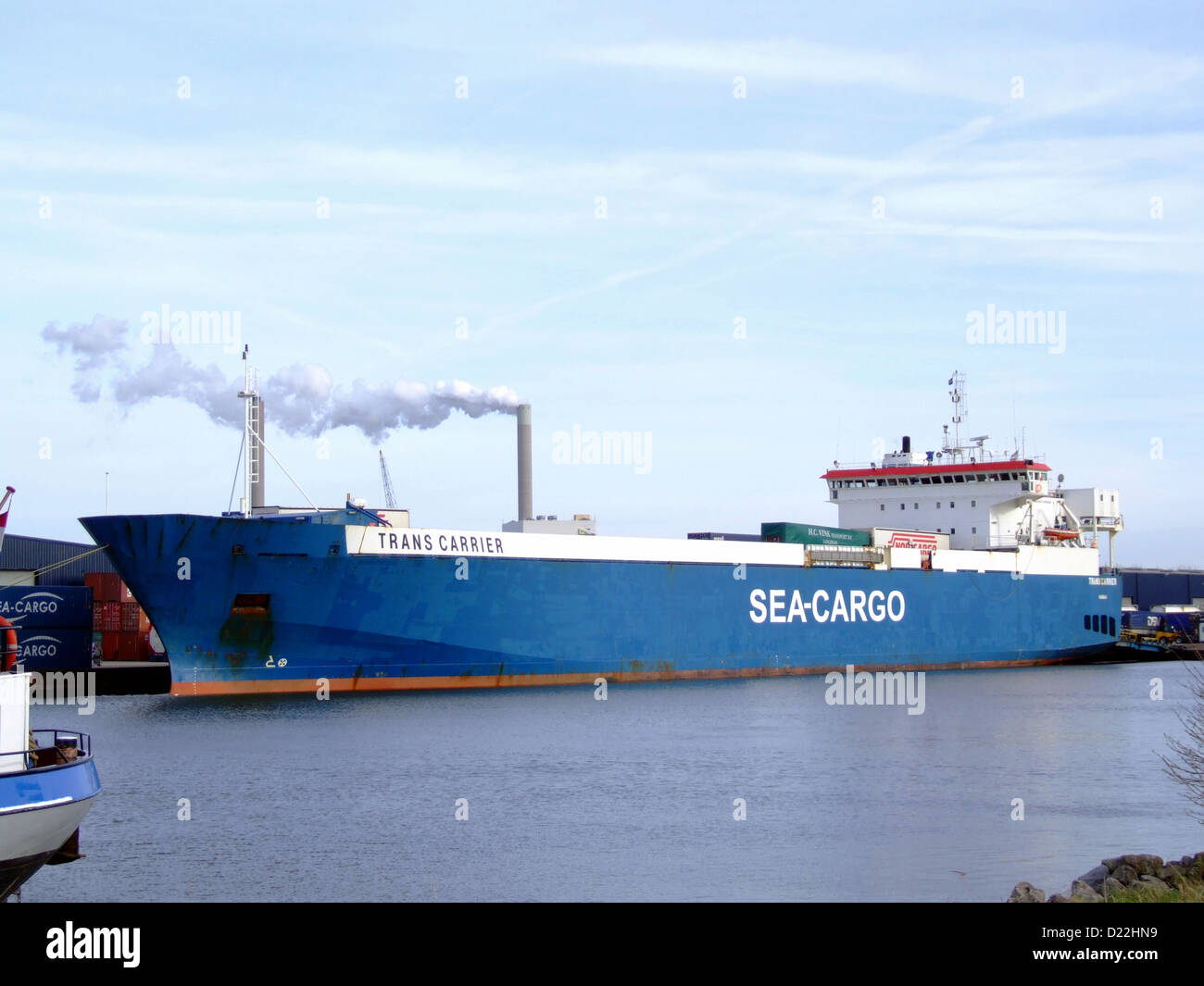 Ro ro container carrier hi-res stock photography and images - Alamy