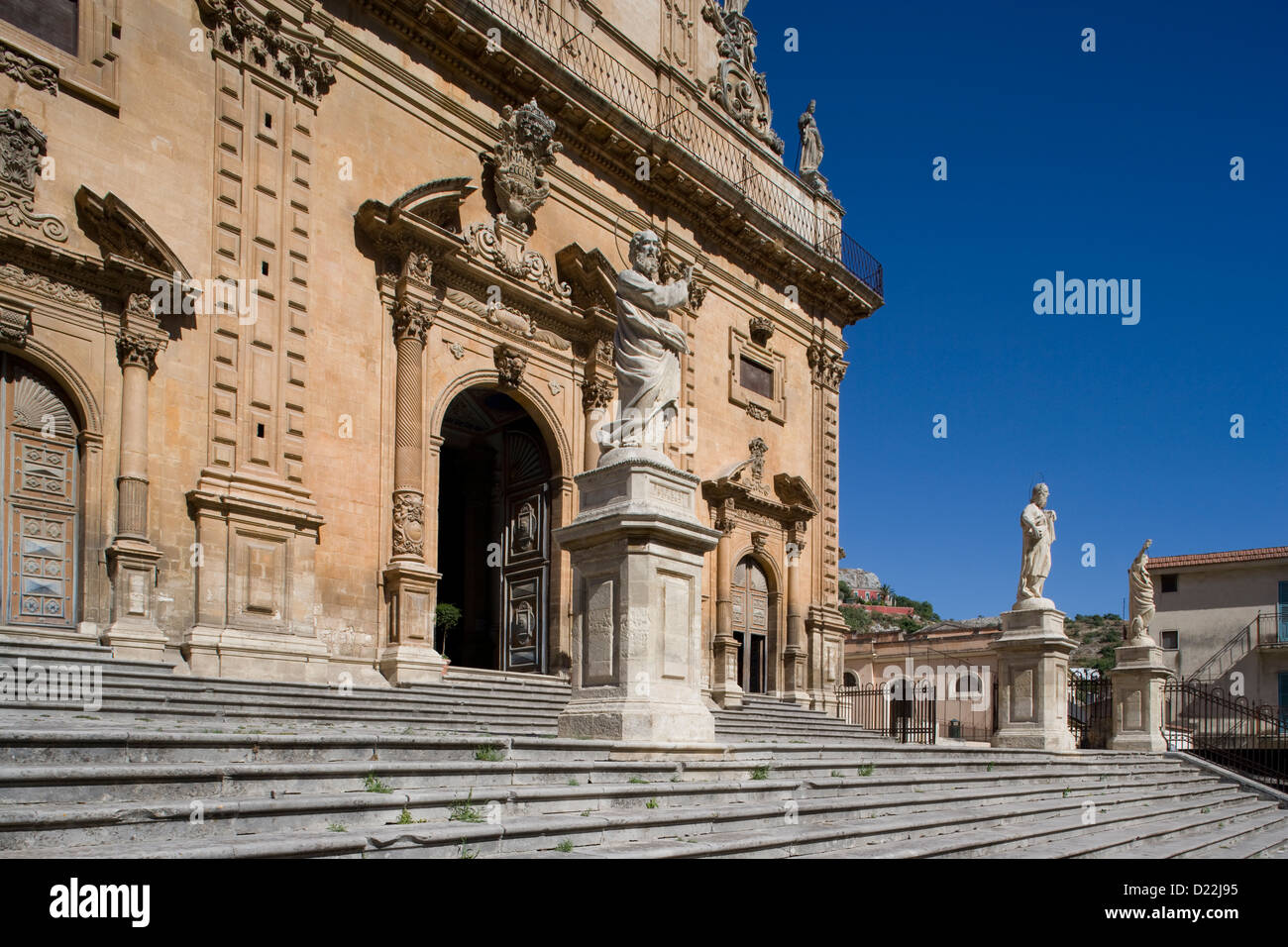Modica: Church of San Pietro with statues of the twelve apostles Stock ...