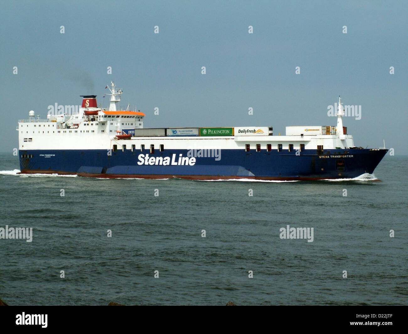 Stena transporter cargo vessel hi-res stock photography and images - Alamy