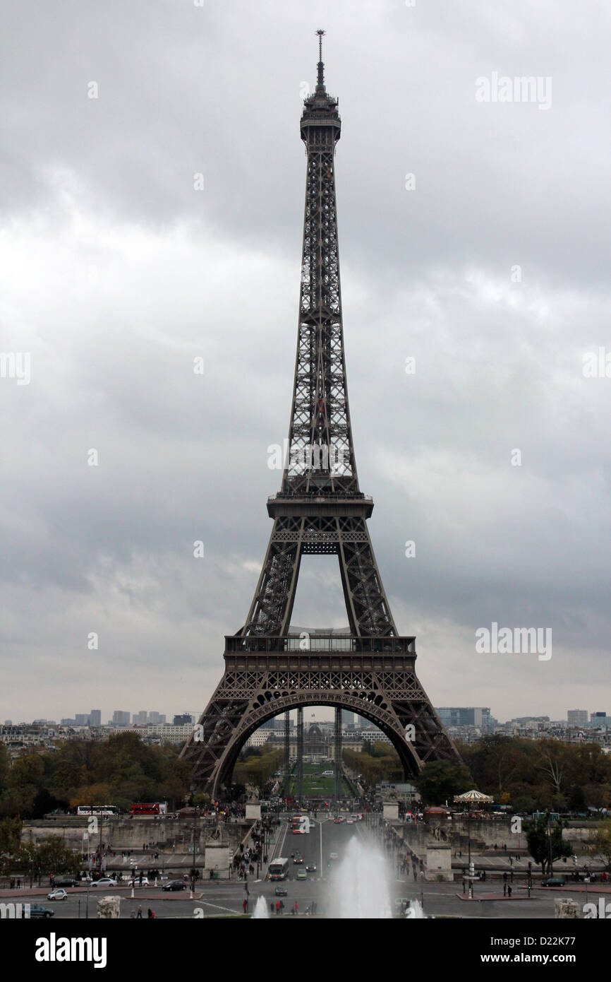 Curve tower hi-res stock photography and images - Alamy