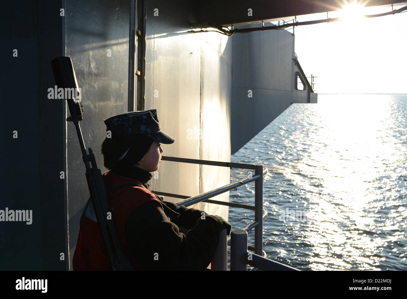 U s navy gunners mate 2nd hi-res stock photography and images - Alamy