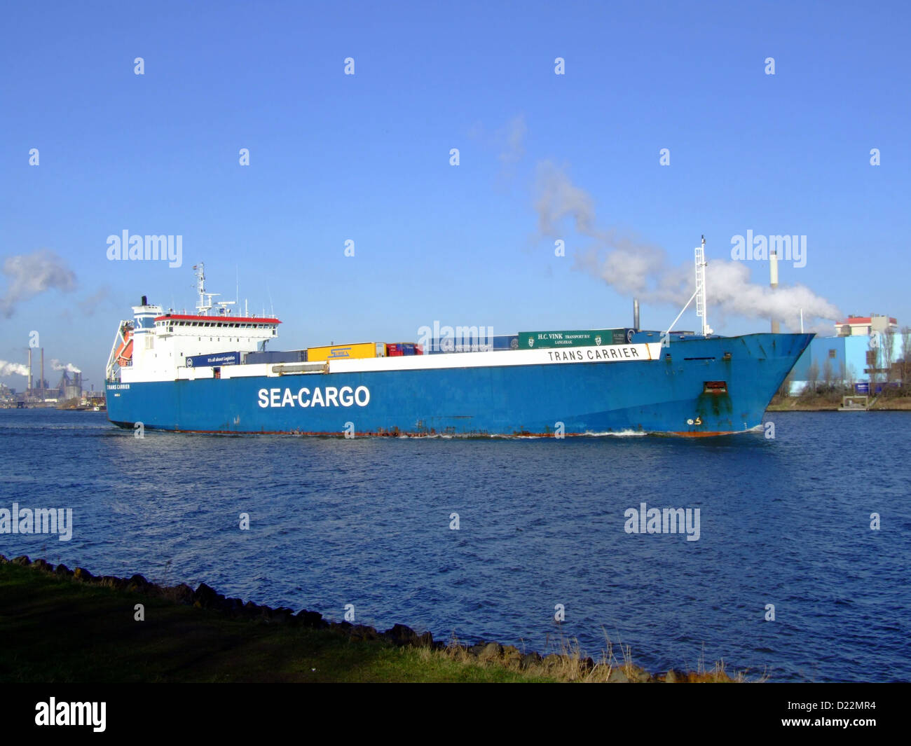 The TRANS CARRIER is a Ro-Ro (Roll-on/Roll-off) cargo vessel designed ...