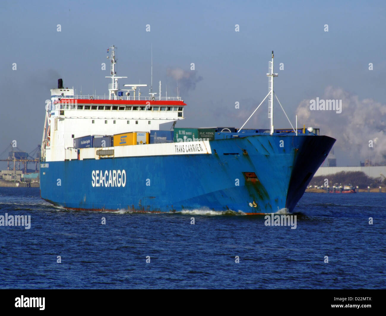 Ro ro container carrier hi-res stock photography and images - Alamy