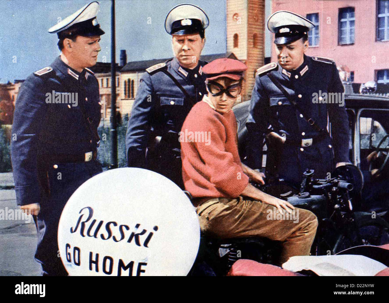 Eins, Zwei, Drei One, Two, Three Horst Buchholz Jemand hat sich mit ...