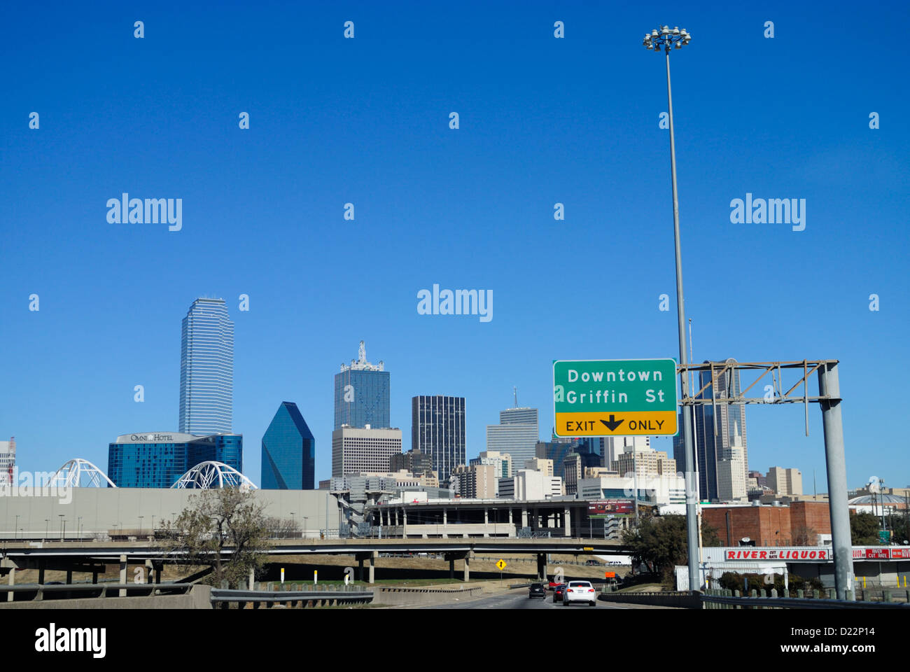Highway sign dallas hi-res stock photography and images - Alamy