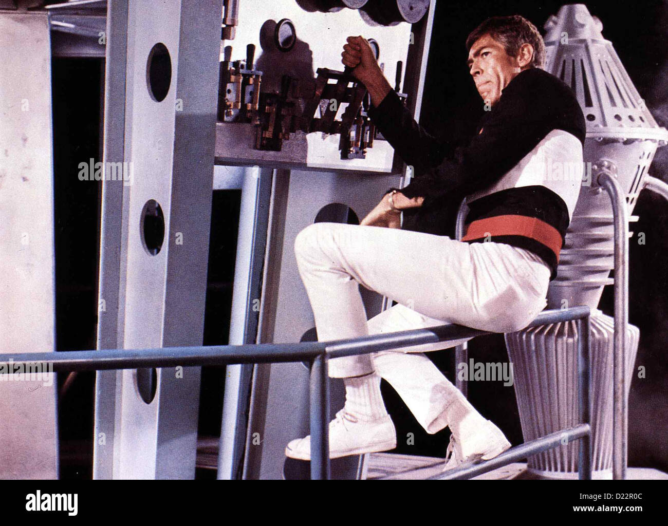 Derek Flint Schickt Seine Leiche Our Man Flint James Coburn *** Local ...