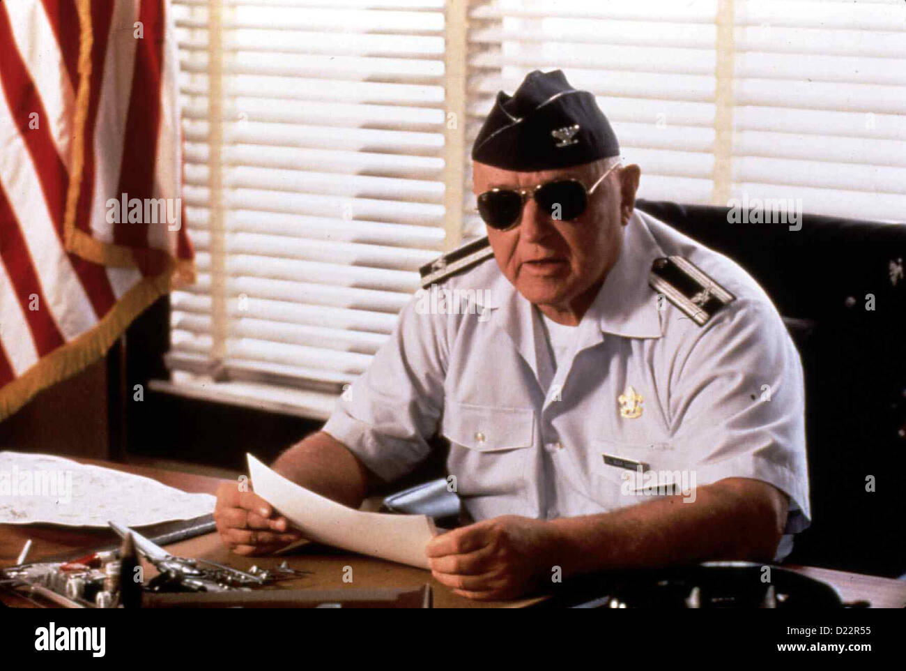 Aliens, Akkordeons Und Jede Menge Aerger Out There Rod Steiger Col ...