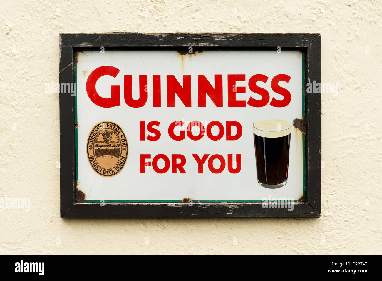 Old guinness sign hi-res stock photography and images - Alamy