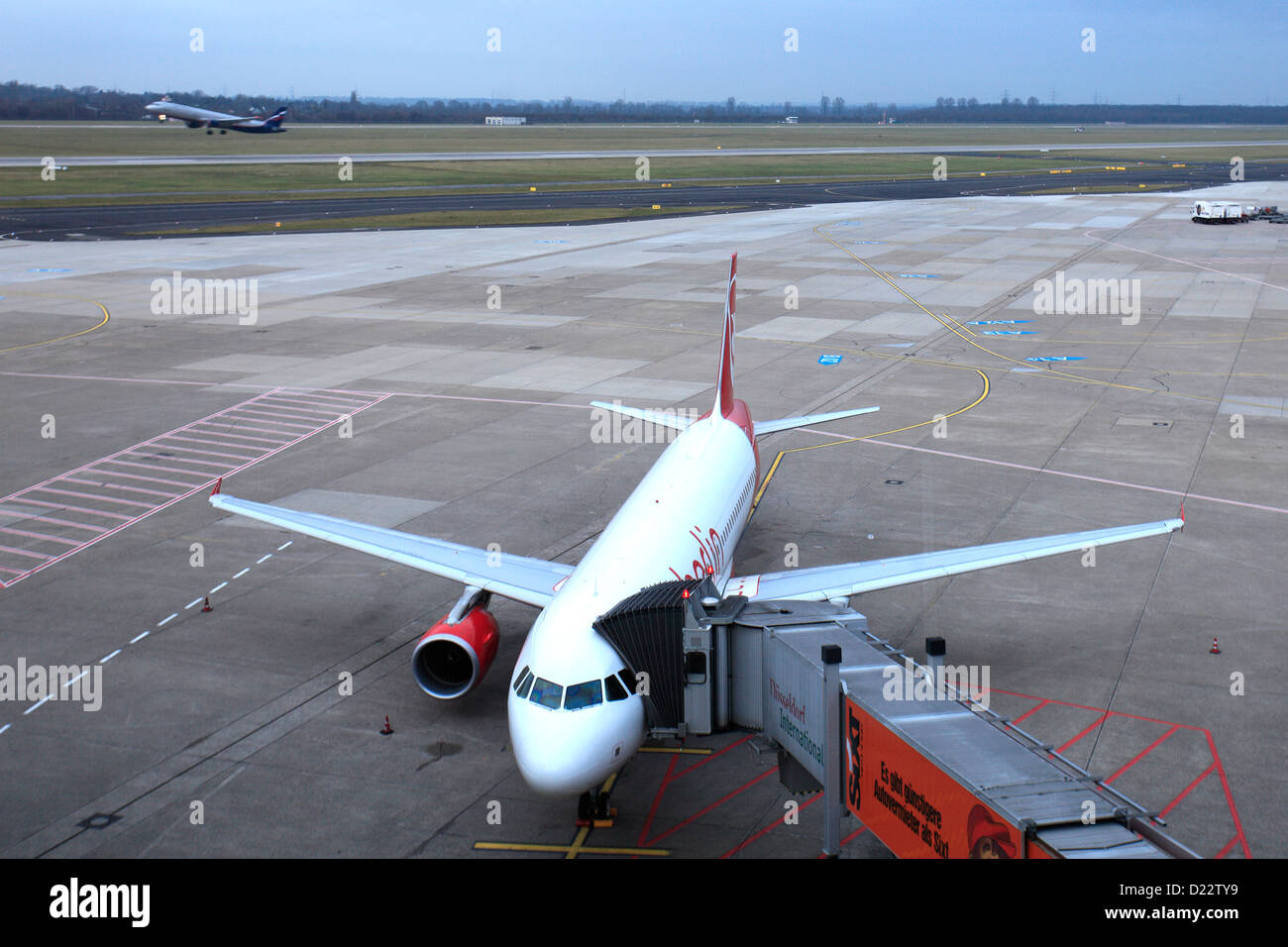 Air terminals hi-res stock photography and images - Alamy