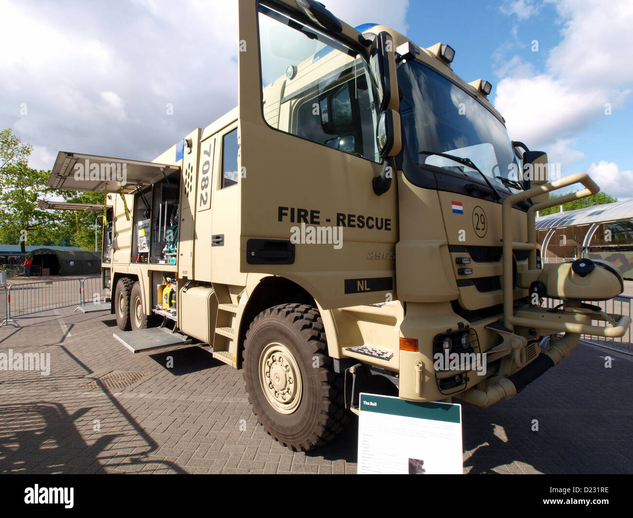Mercedes actros truck hi-res stock photography and images - Alamy