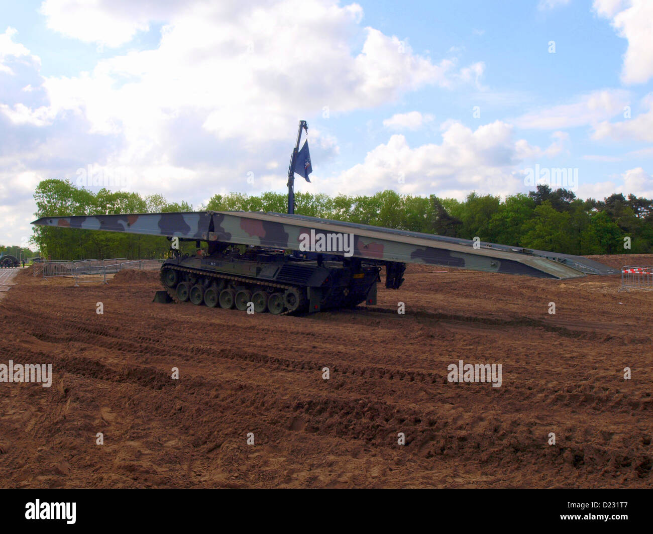 Bridge laying tank hi-res stock photography and images - Alamy