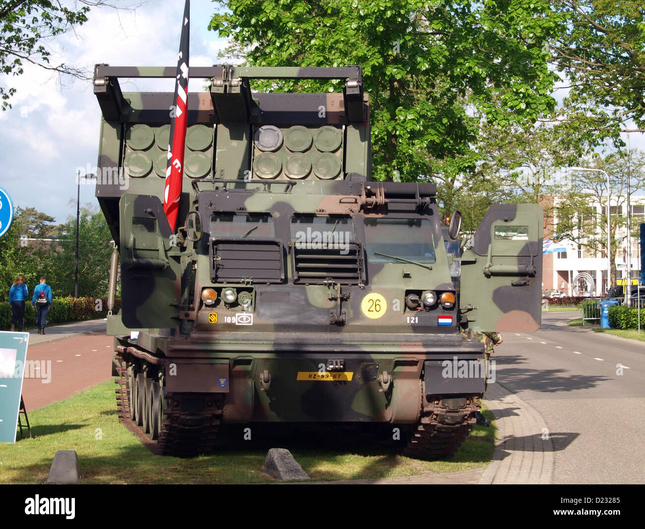 Multiple launch rocket system hi-res stock photography and images - Alamy