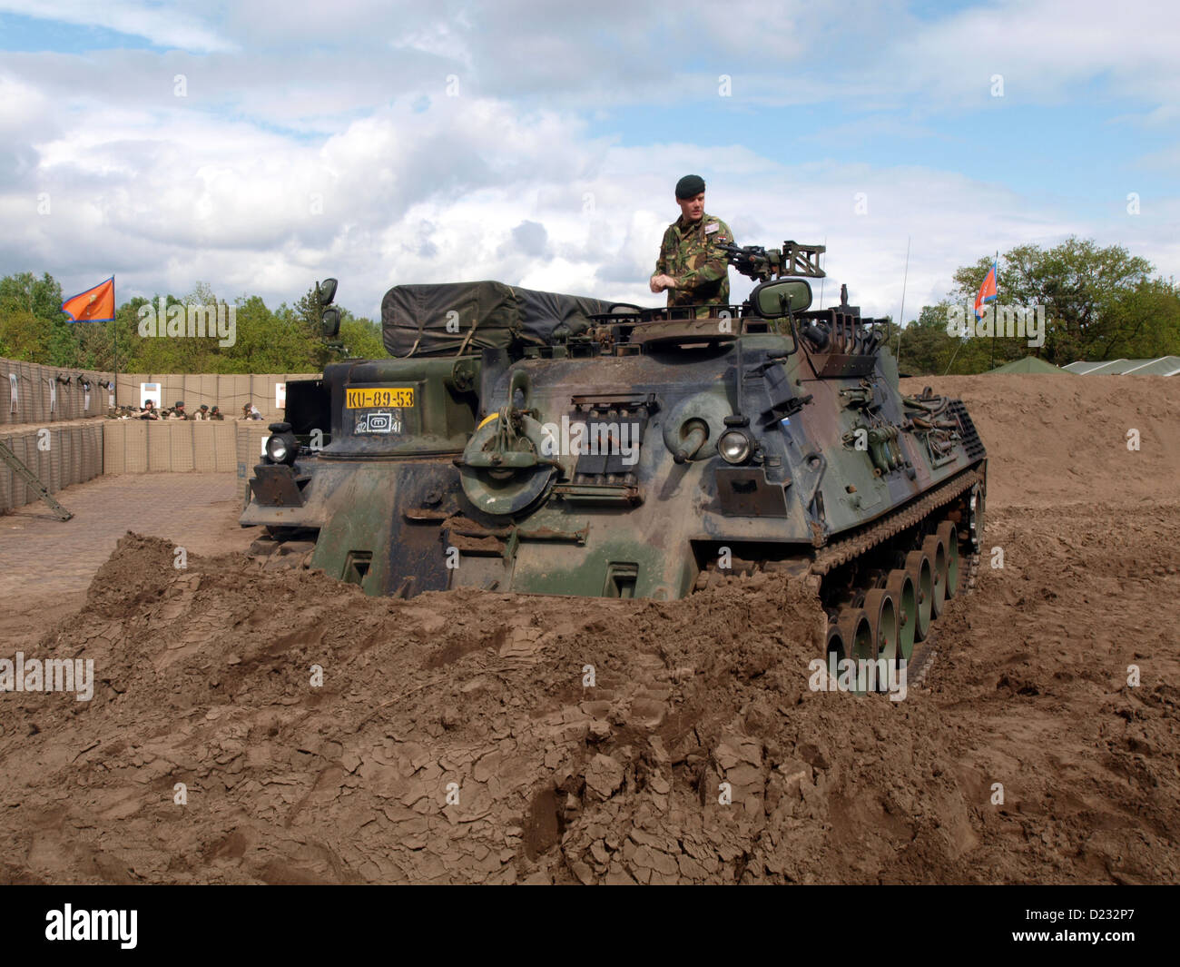 The Leopard 1 ARV (Armoured Recovery Vehicle) on display at the Army ...