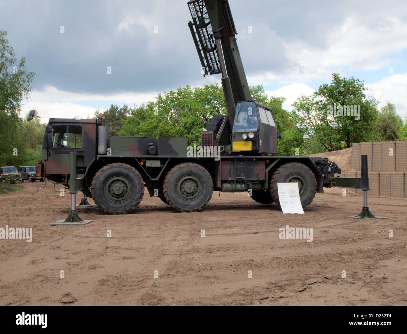 Army crane hi-res stock photography and images - Alamy