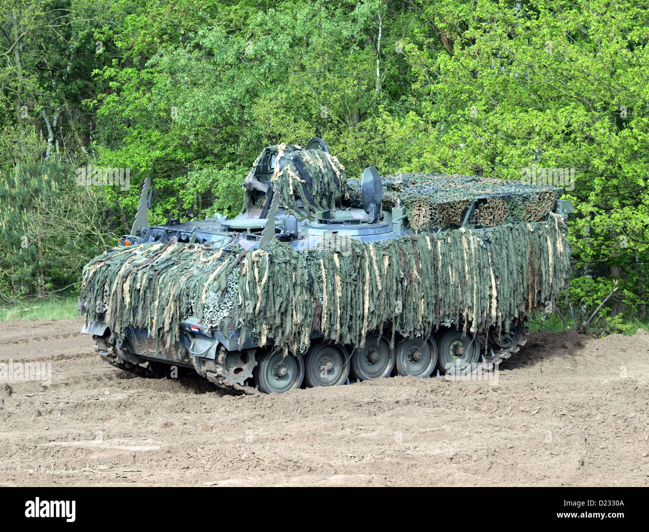 The YPR-765 KMAR is a fully tracked, amphibious military vehicle used ...