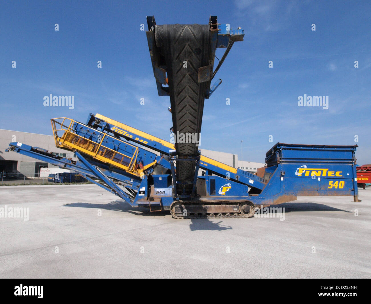 The Fintec 540, a mobile screening plant used in aggregate processing ...