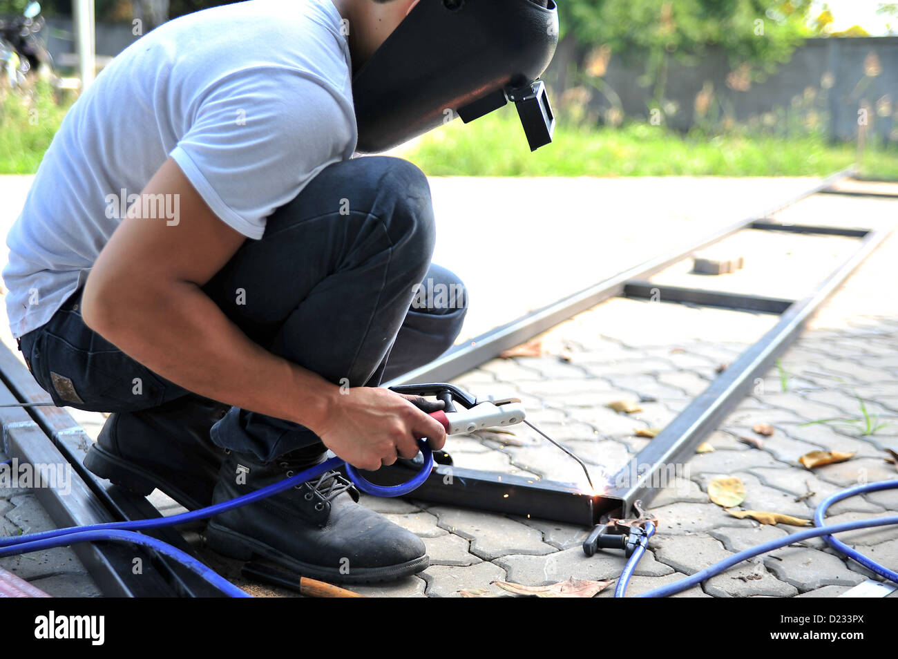 A welder in action Stock Photo - Alamy