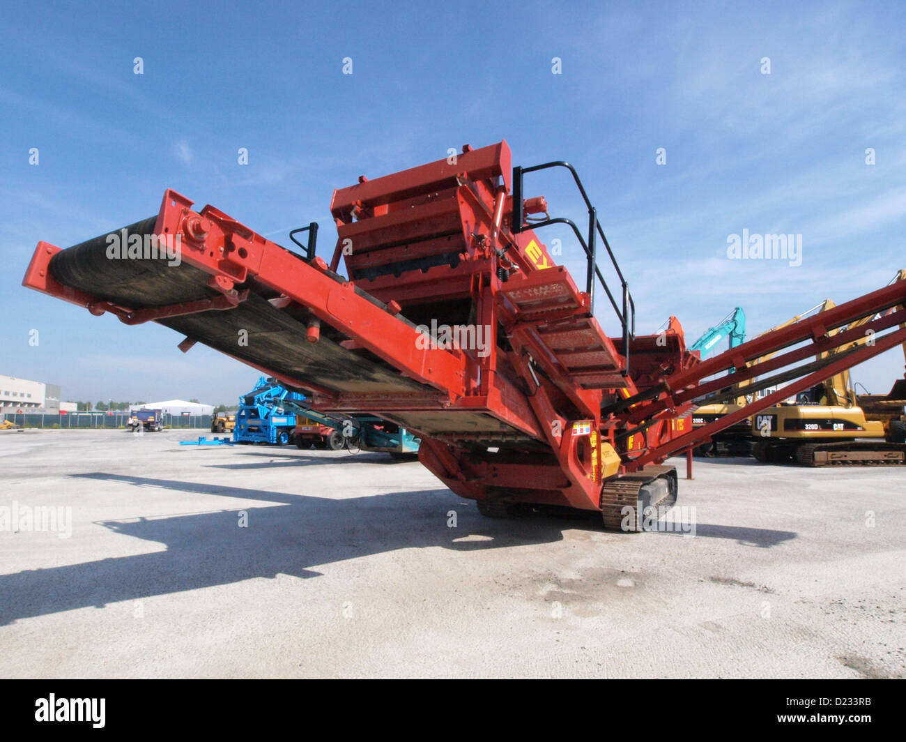 The Extec S3, a mobile screening plant designed for aggregate ...