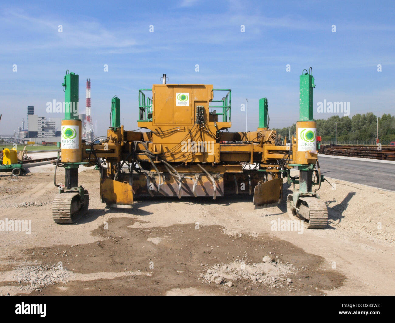 The Drion 2500 is a concrete paver machine designed for large-scale ...