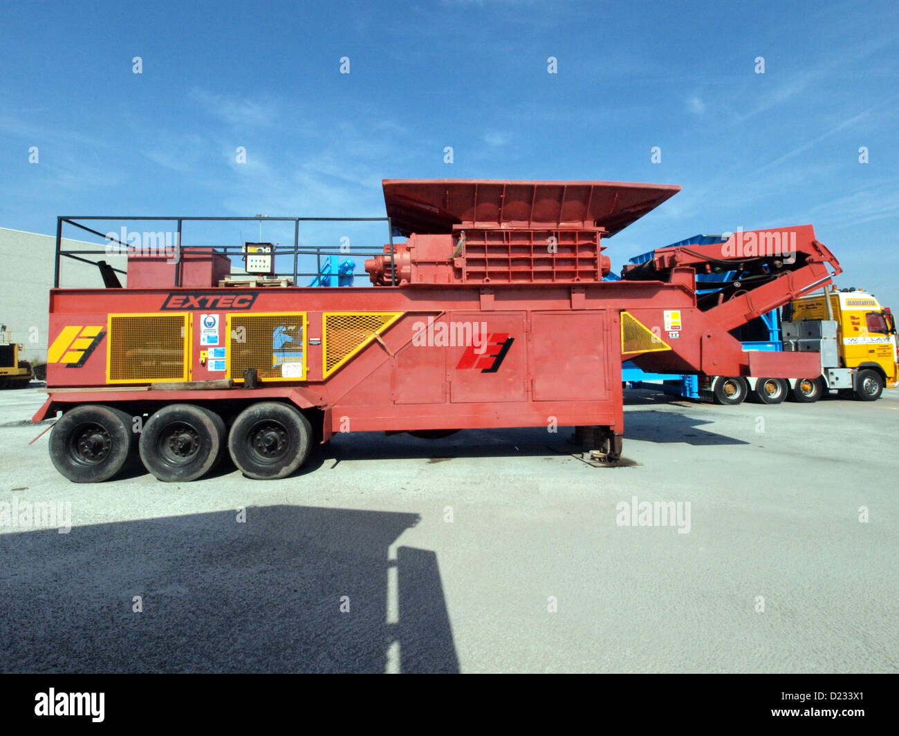 The Extec 3600 Shredder is a high-performance industrial machine used ...