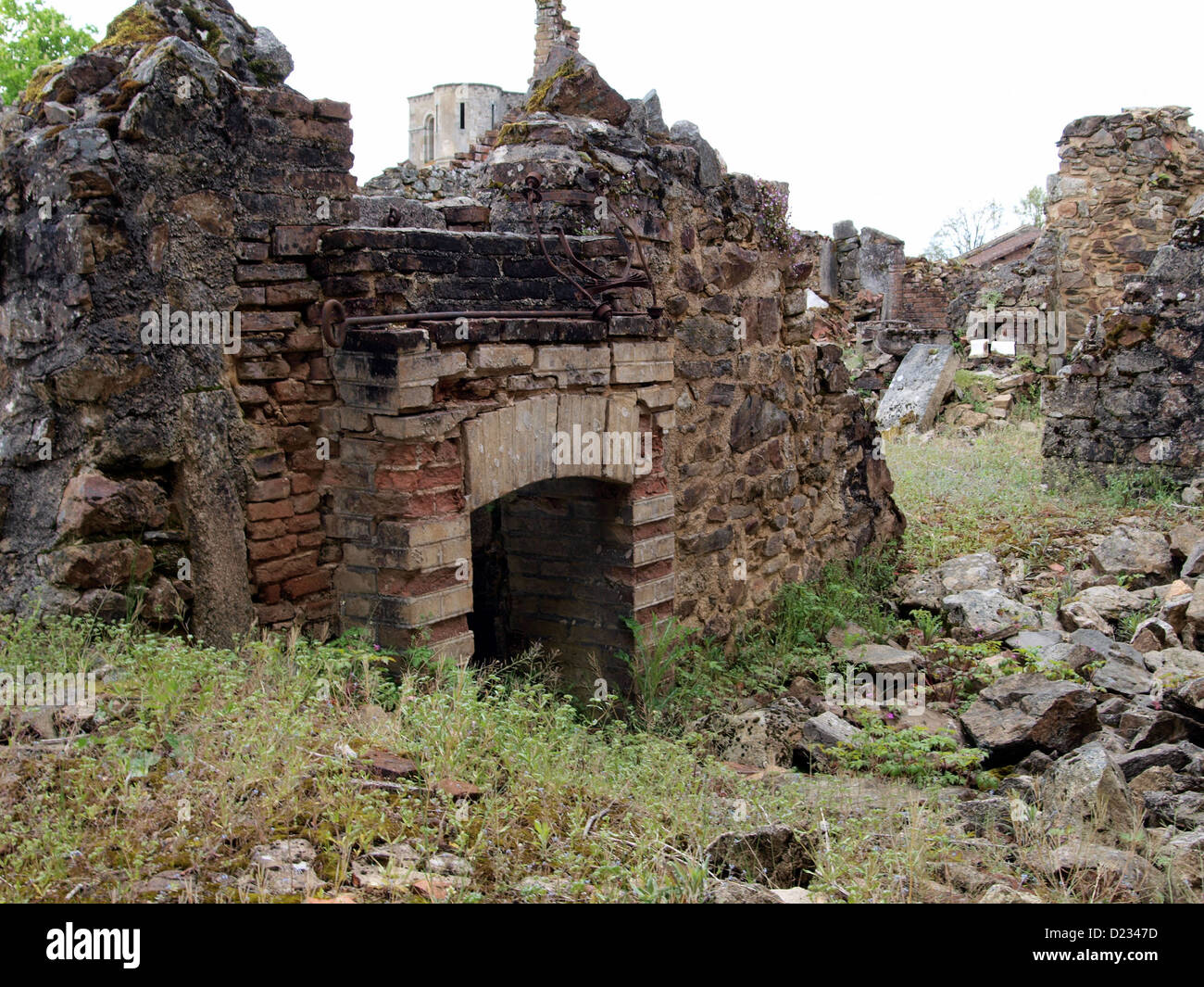 During WWII, the SS Panzer Division Das Reich destroyed the French ...