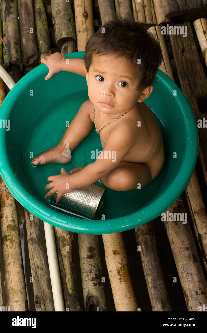 kids taking a bath Stock Photo - Alamy
