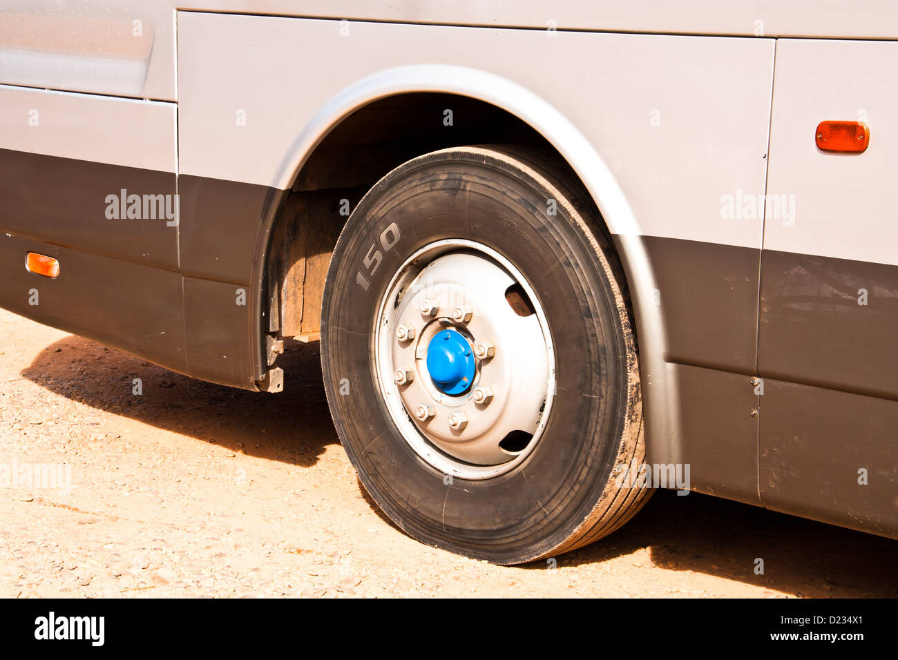 Wheels bus from the side view of the car Stock Photo - Alamy