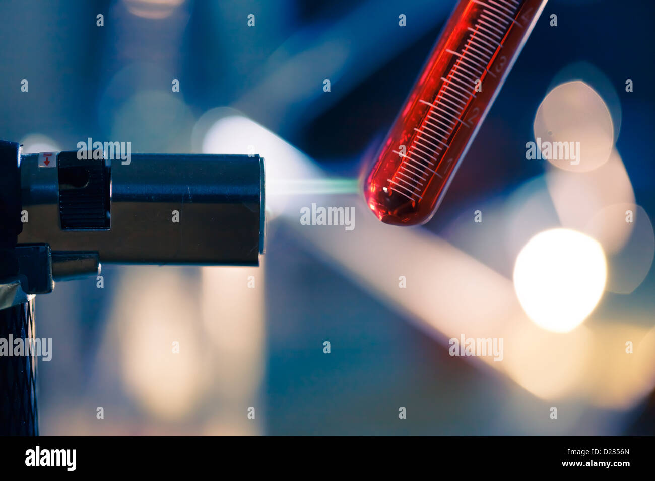 Test tube heat hi-res stock photography and images - Alamy