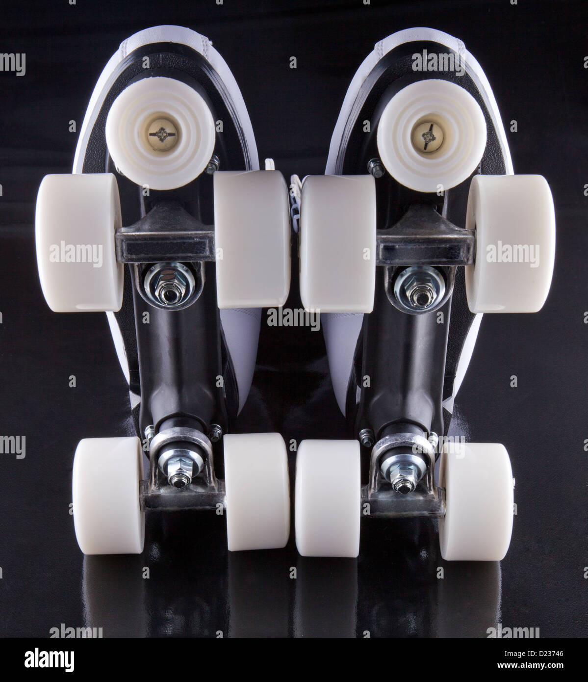 Roller skate black and white hi-res stock photography and images - Alamy