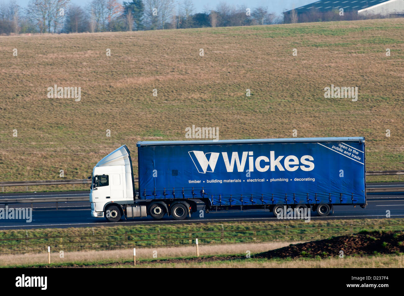 Wickes lorry on M40 motorway, UK Stock Photo - Alamy