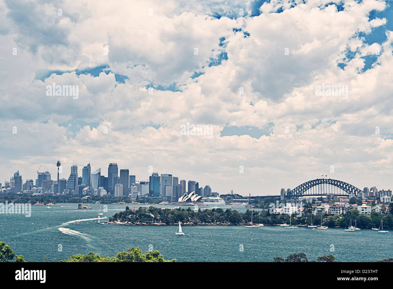 Sydney opera house across harbour hi-res stock photography and images ...