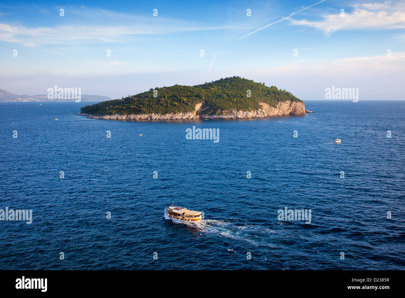 Dubrovnik lokrum boat hi-res stock photography and images - Alamy