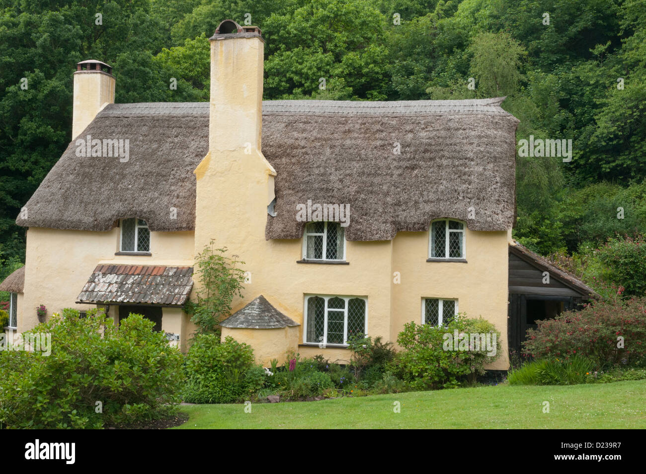 Selworthy thatched cottage hi-res stock photography and images - Alamy