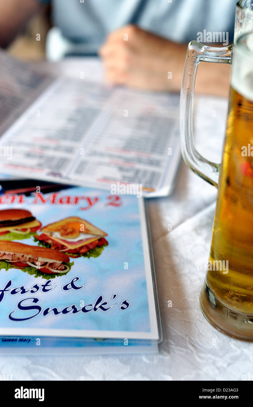 Choosing meals hi-res stock photography and images - Alamy