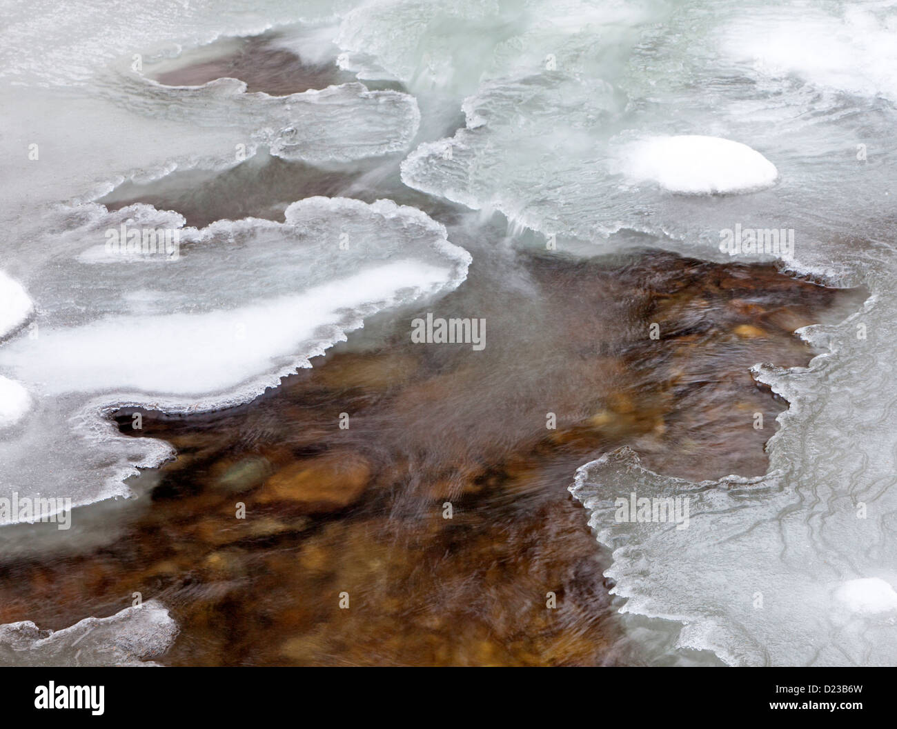 Creeks and streams flow hi-res stock photography and images - Alamy