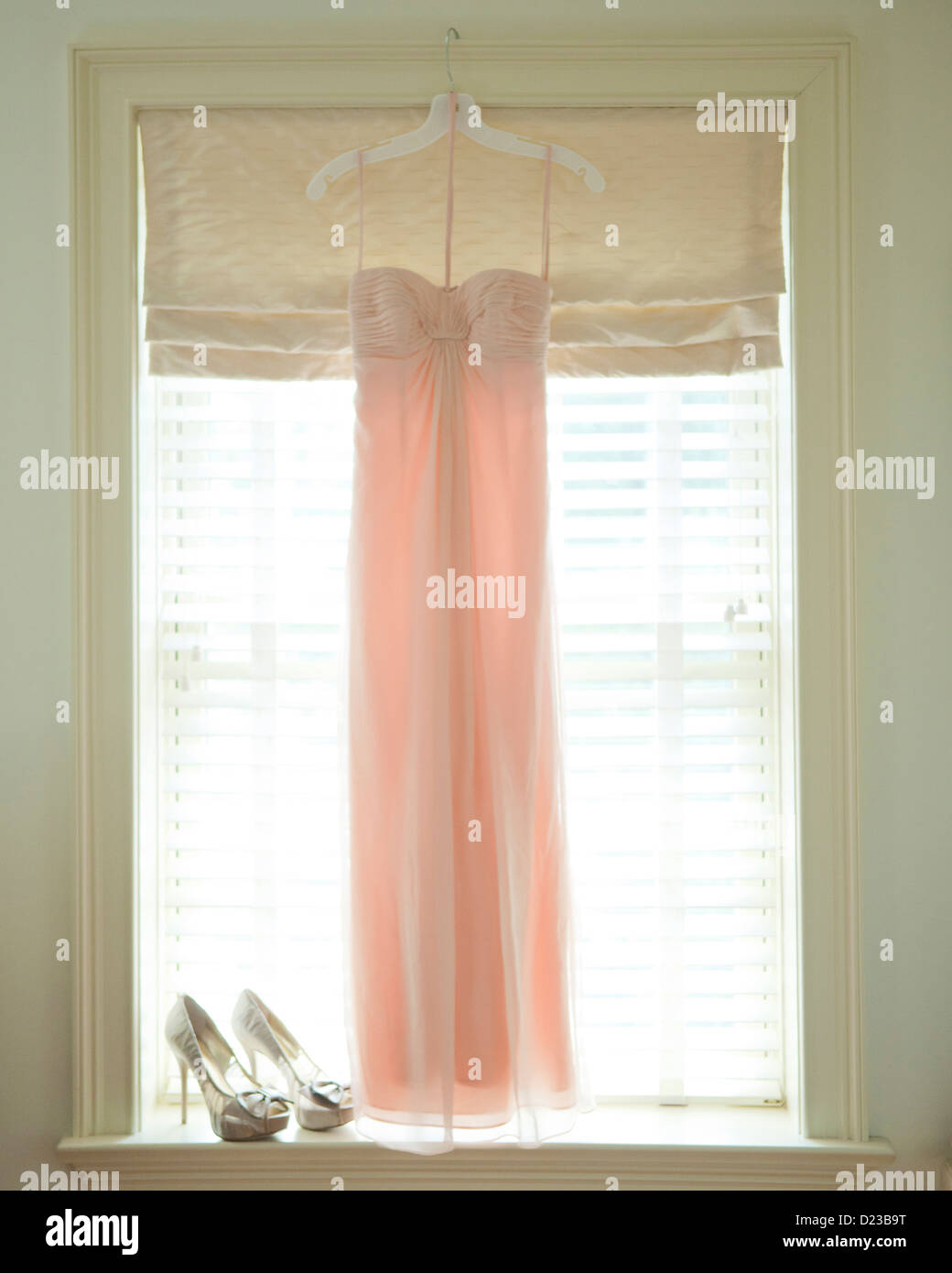 Chiffon Dress Stock Photos & Chiffon Dress Stock Images - Alamy