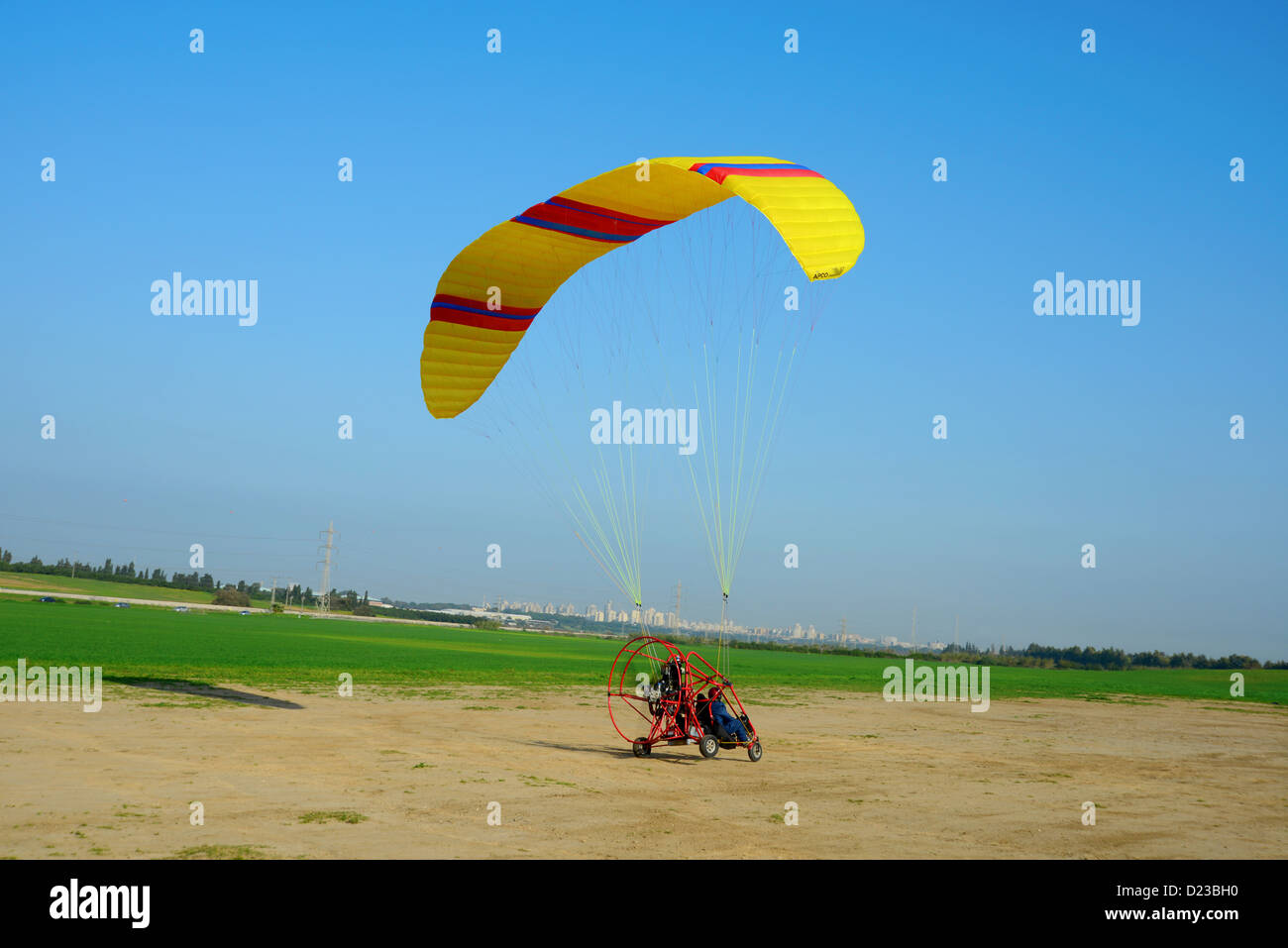 Paragliding paraglide takeoff hi-res stock photography and images - Alamy