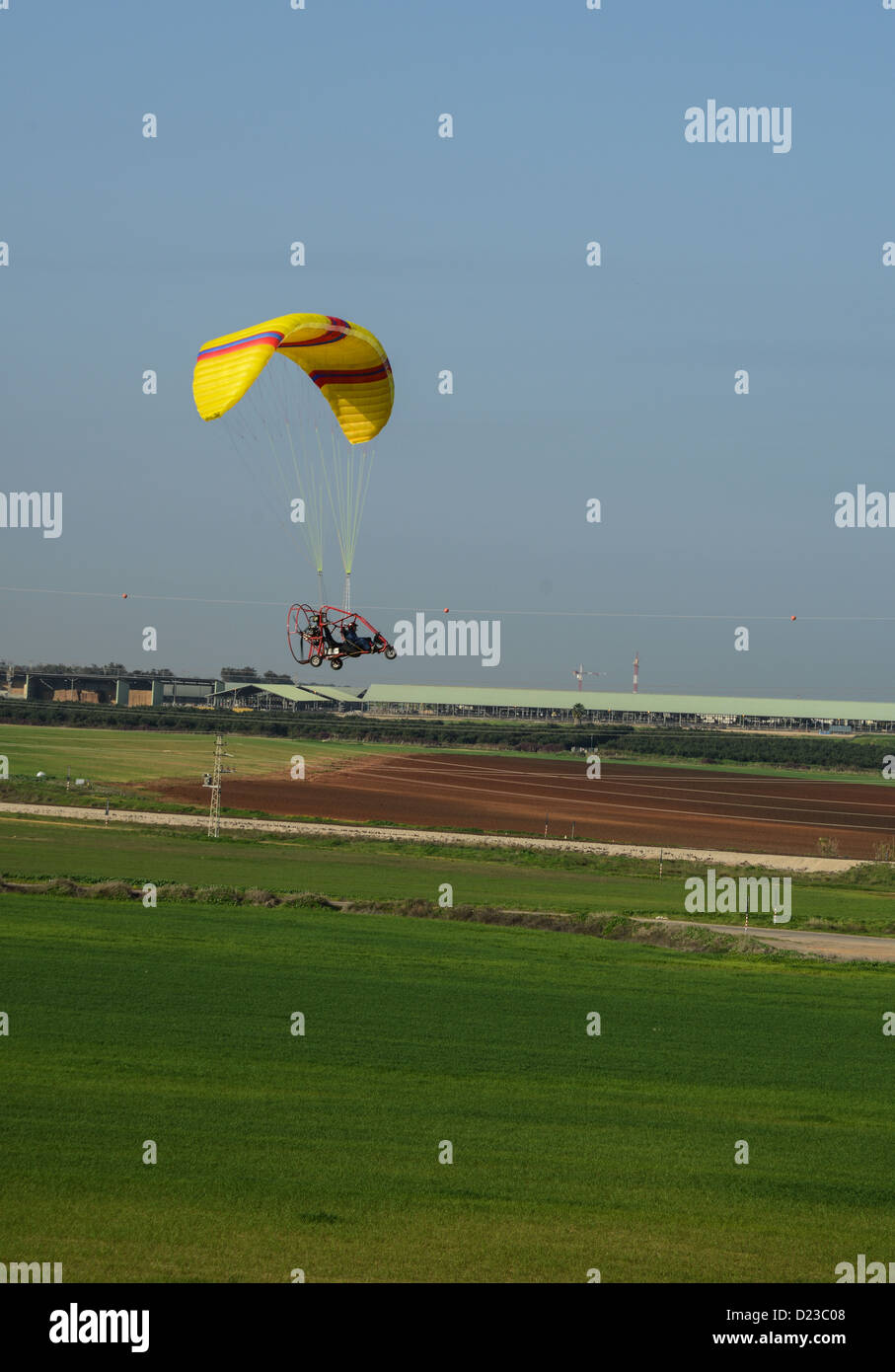 Paragliding with motor hi-res stock photography and images - Alamy