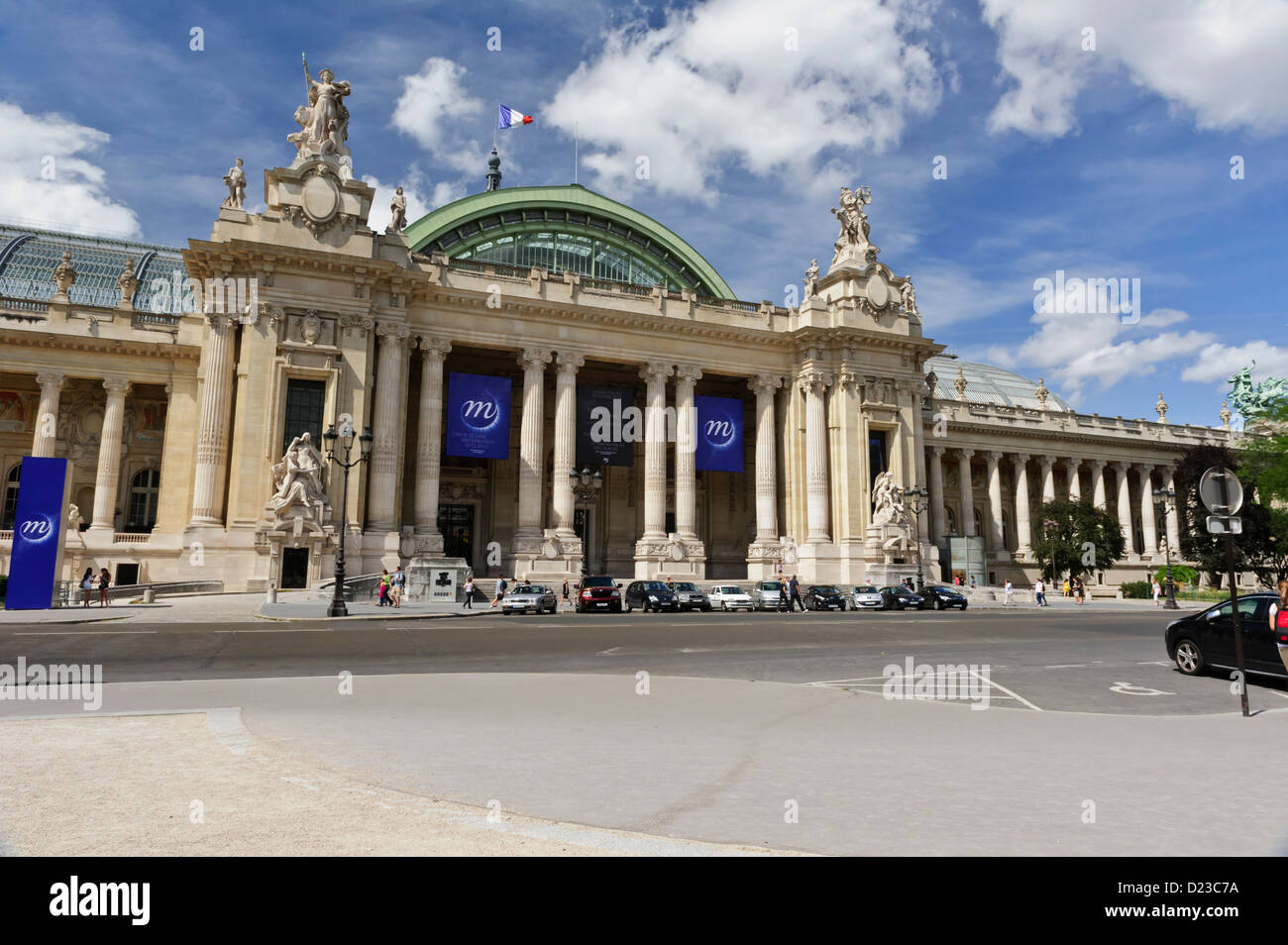 Grand palais national gallery hi-res stock photography and images - Alamy