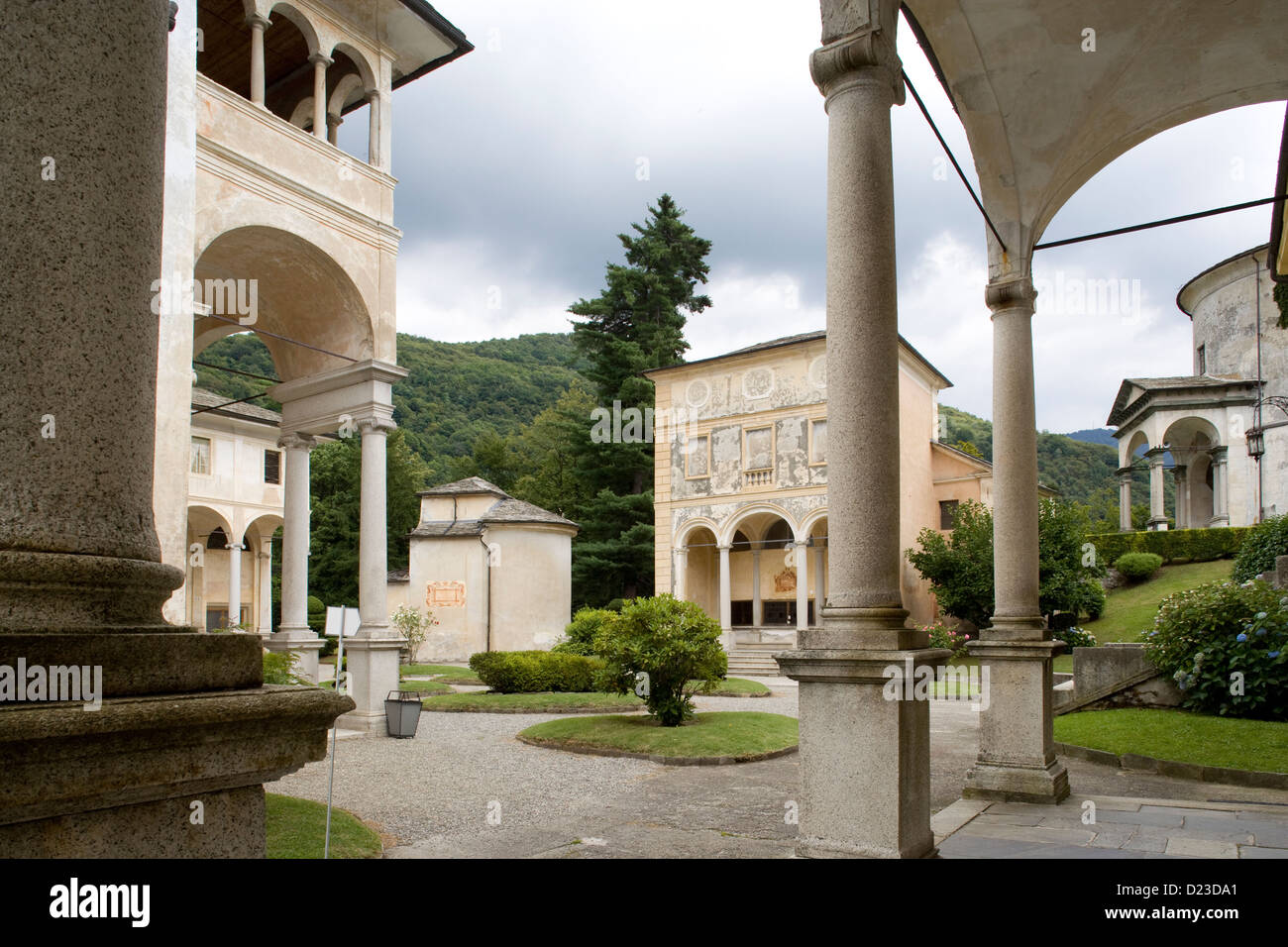 Piedmont: Varallo - Sacro Monte / chapels in the Piazza dei Tribunali ...