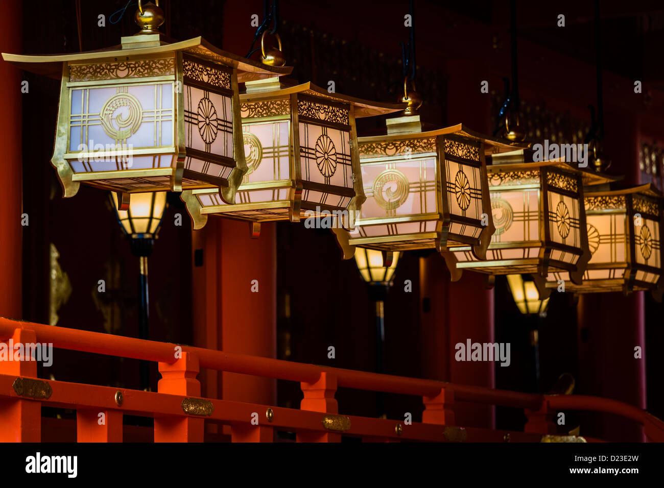 A row of lanterns in the Fushimi Inari Shrine, in Kyoto Stock Photo - Alamy