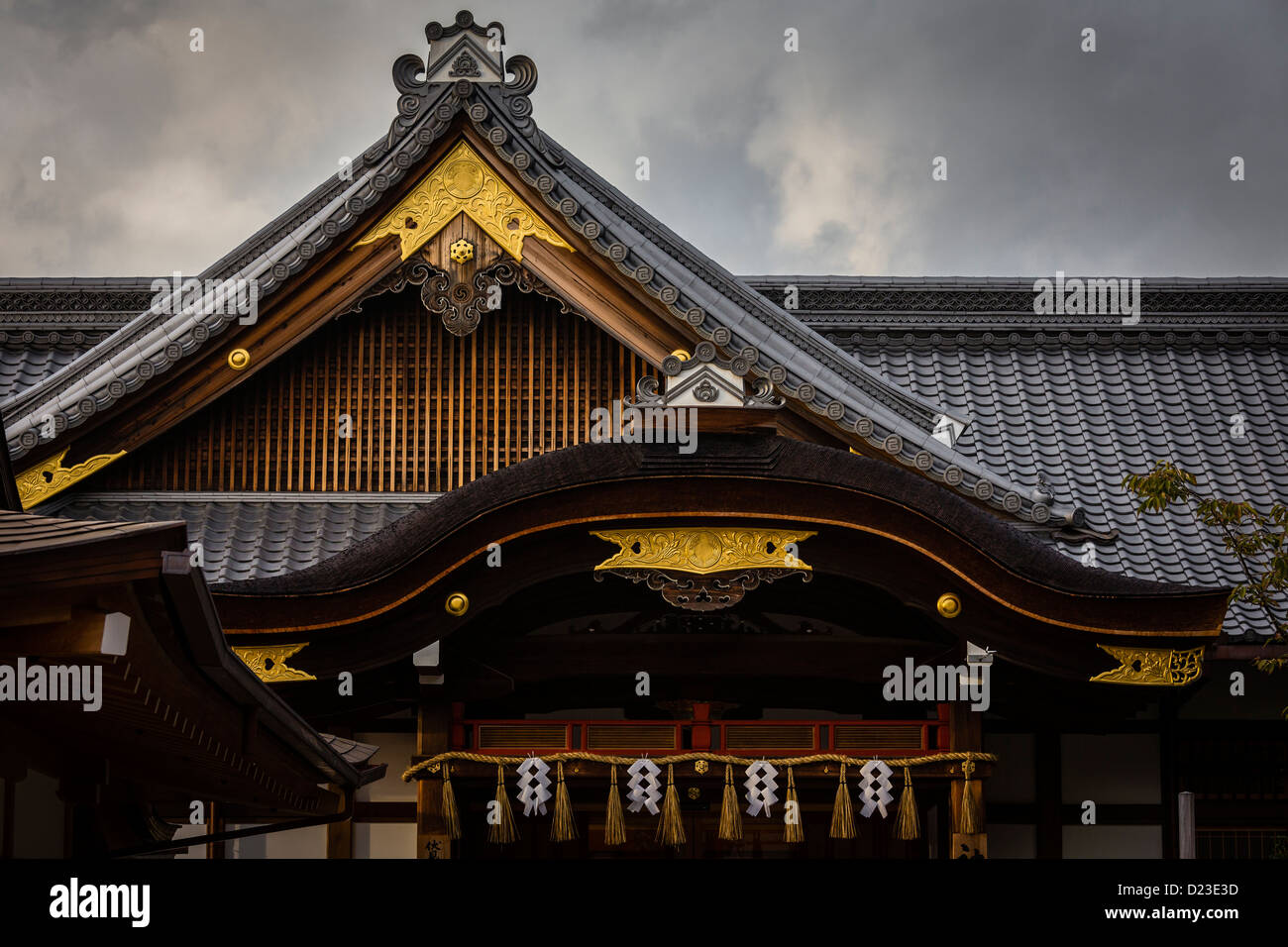 Beautiful shinto temple hi-res stock photography and images - Alamy