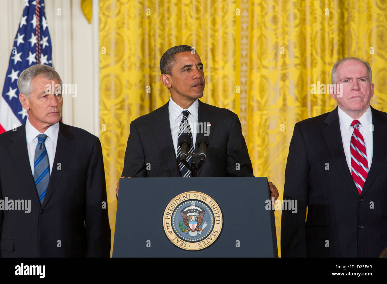 Defense intelligence agency director hi-res stock photography and ...