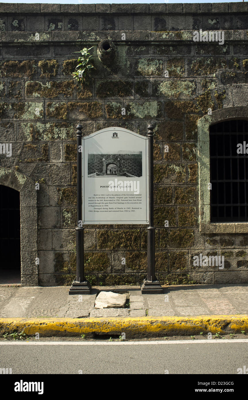 Manila intramuros gate hi-res stock photography and images - Alamy