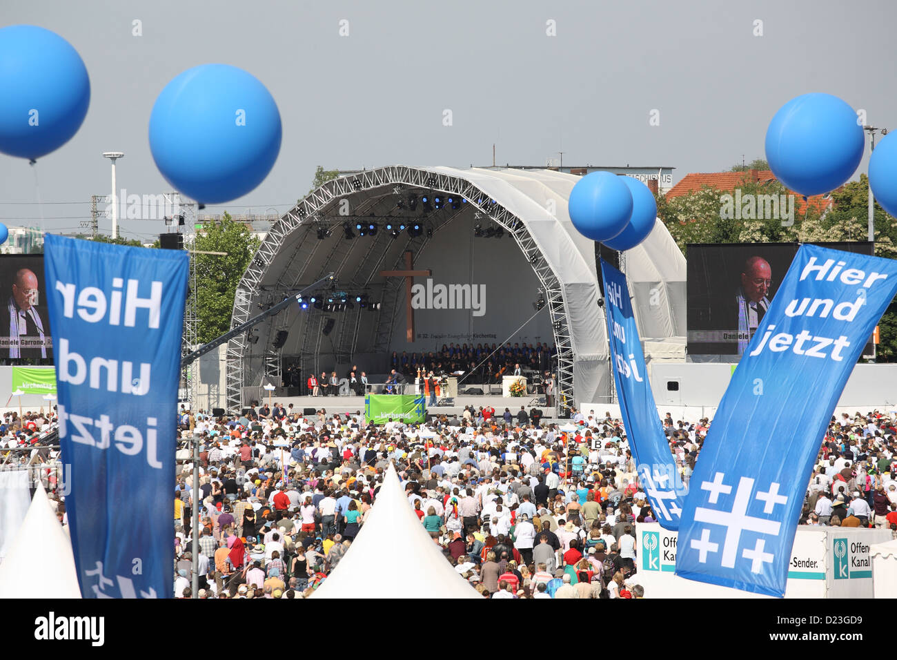 Protestant flags and banners hi-res stock photography and images - Alamy