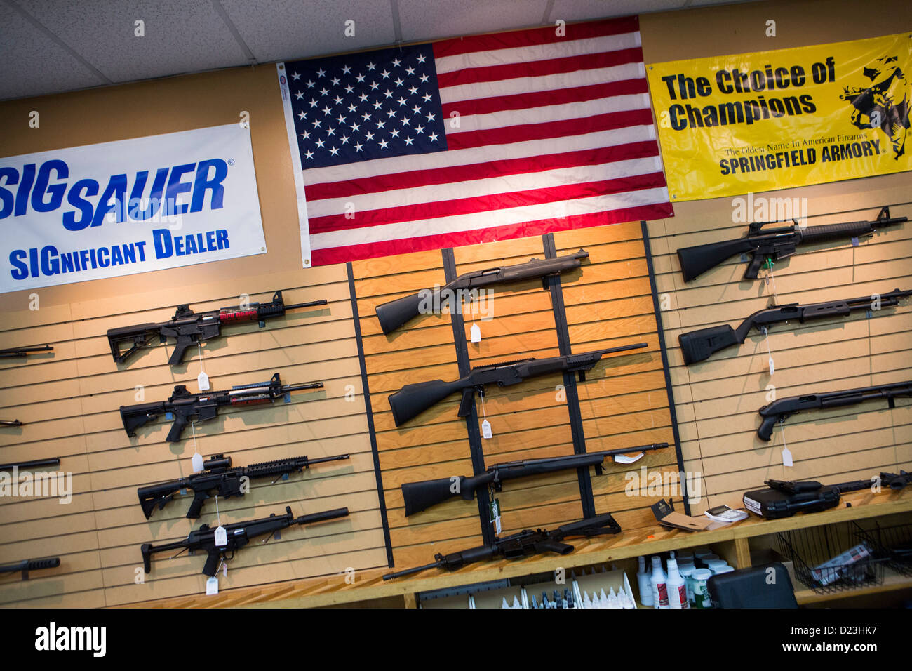 Usa assault rifle display hi-res stock photography and images - Alamy
