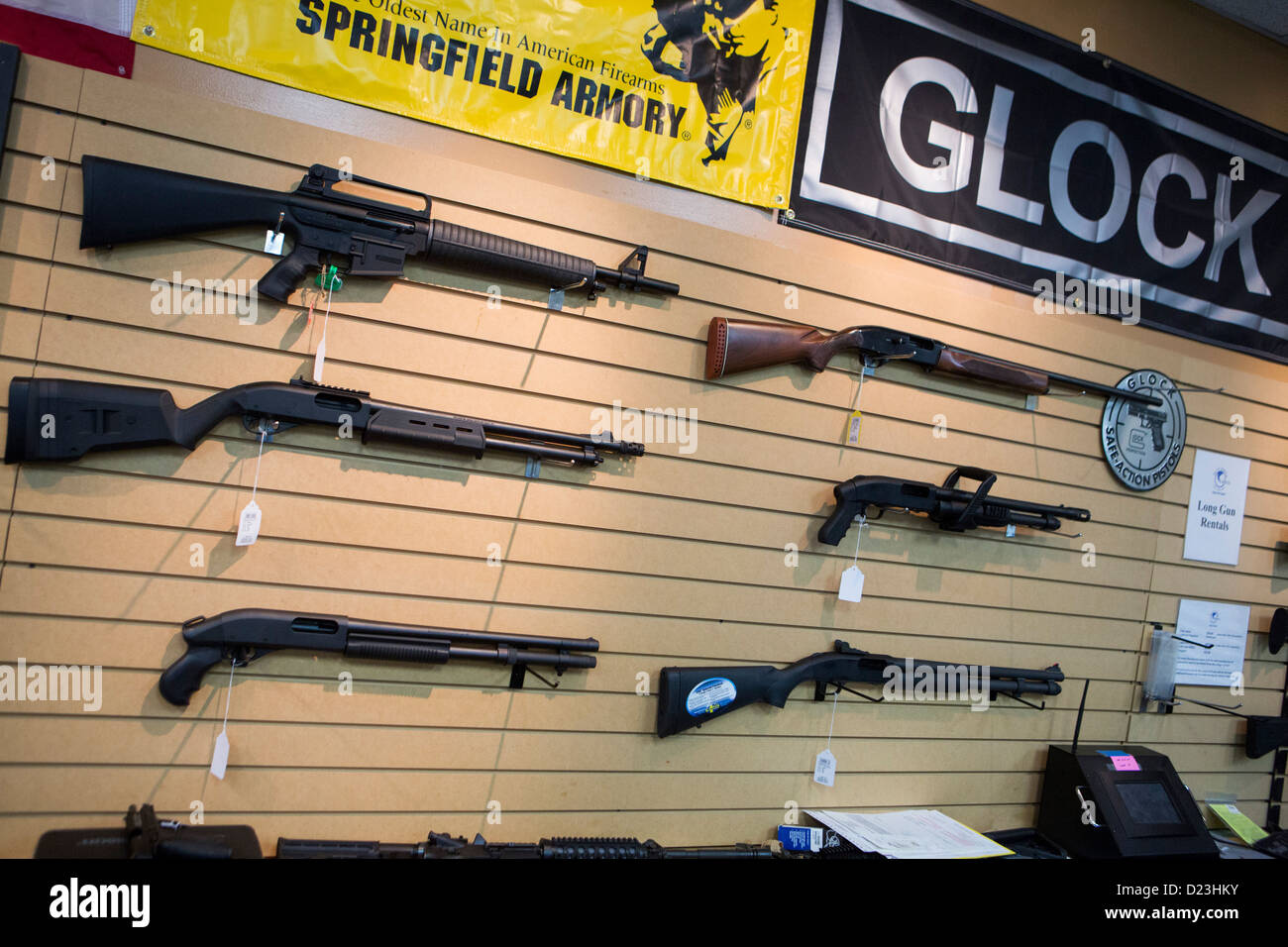 Usa assault rifle display hi-res stock photography and images - Alamy